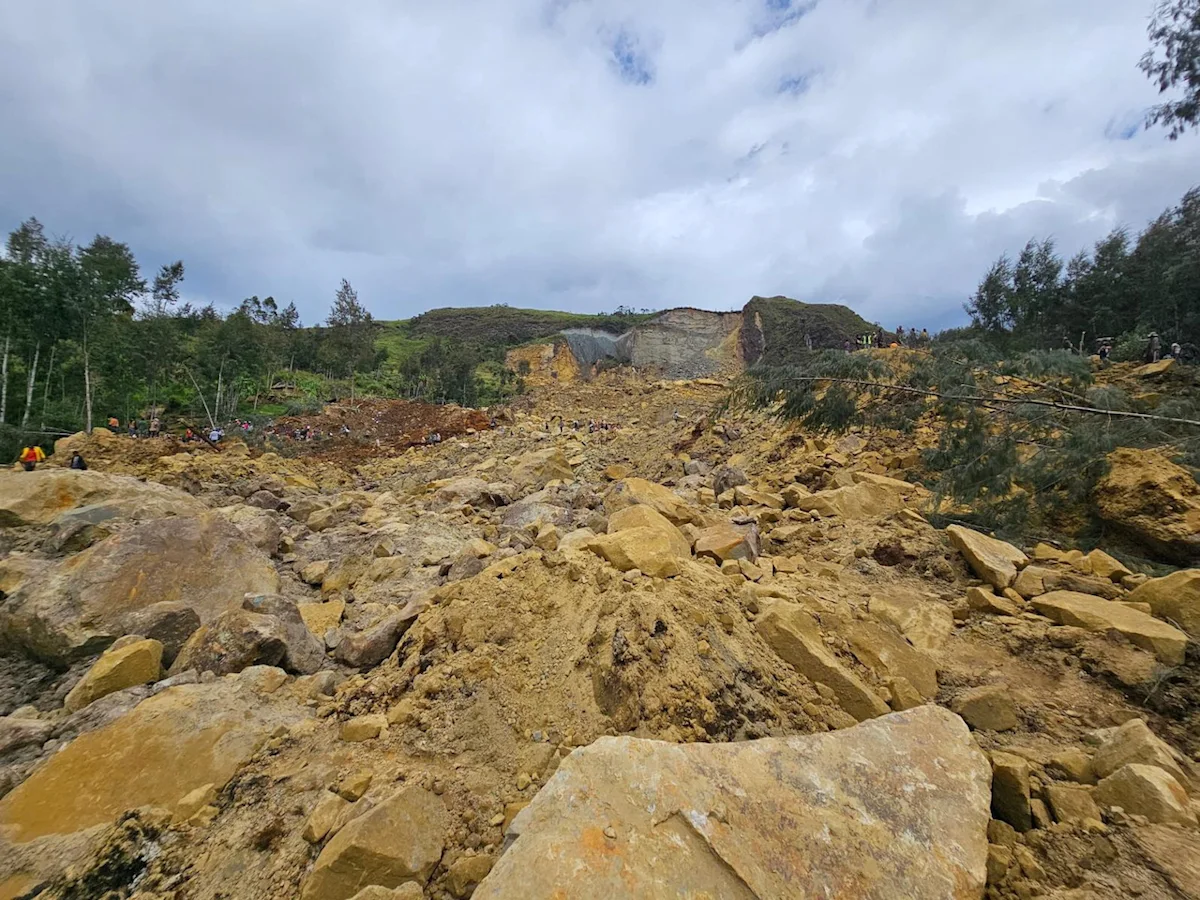 More than 300 buried in Papua New Guinea landslide, local media says ...