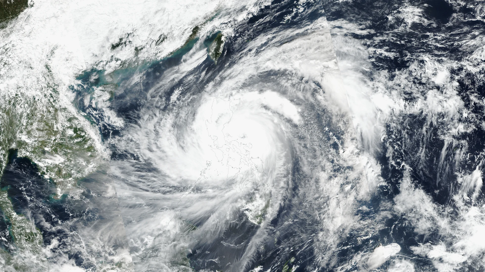 Super Typhoon Fung-wong slams into Philippines, two dead - The Weather ...