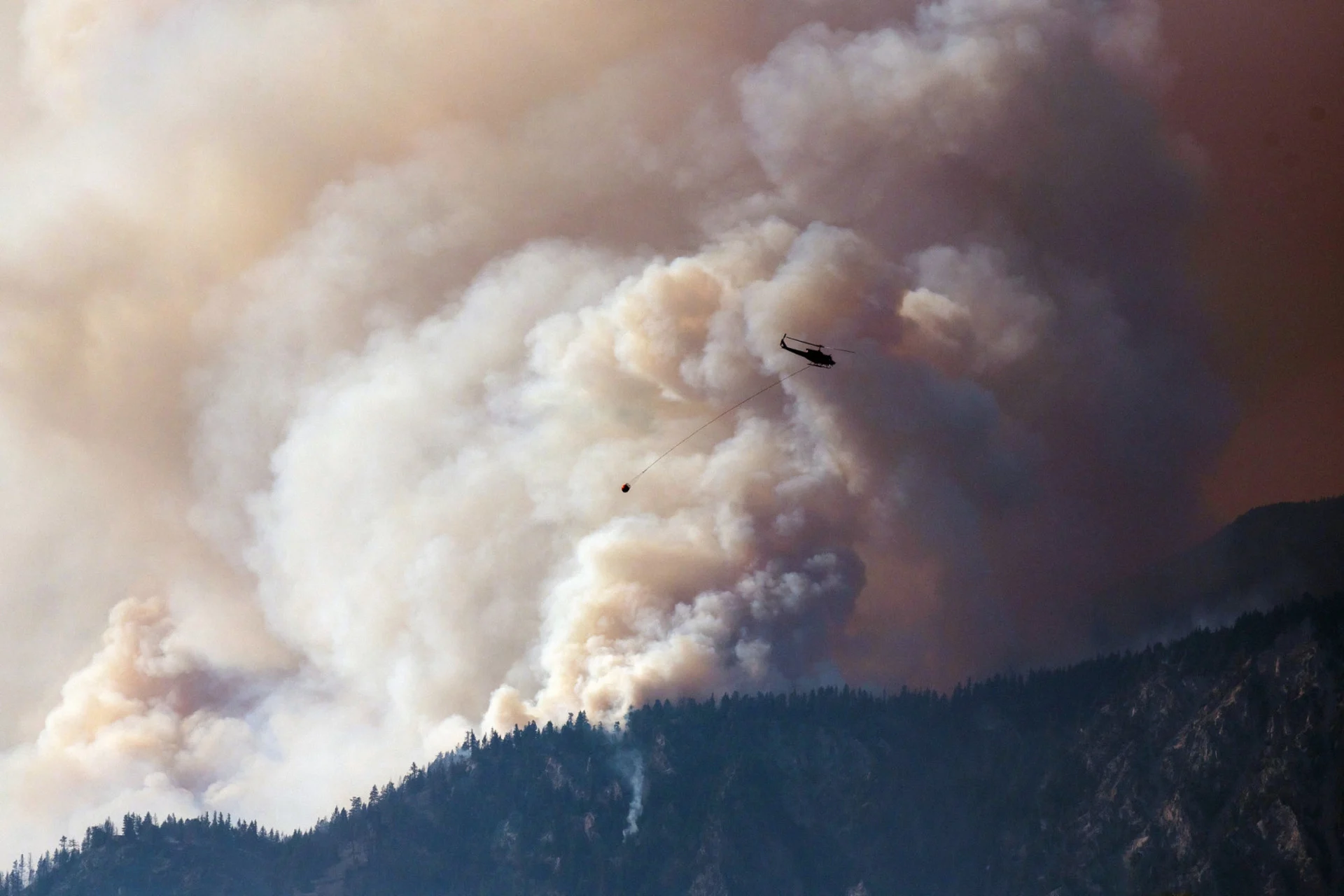 High, extreme fire hazards remain in northwestern Ontario as wildfires ...