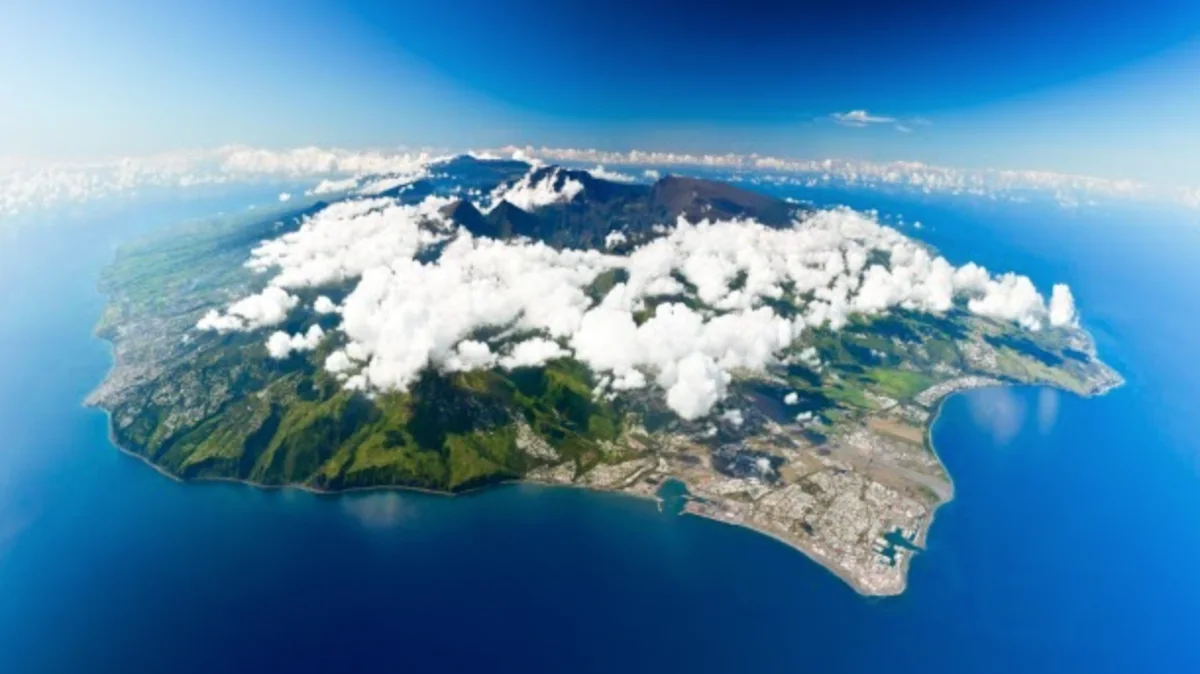 Réunion Island is as beautiful as it is wet, and it holds these rainy ...