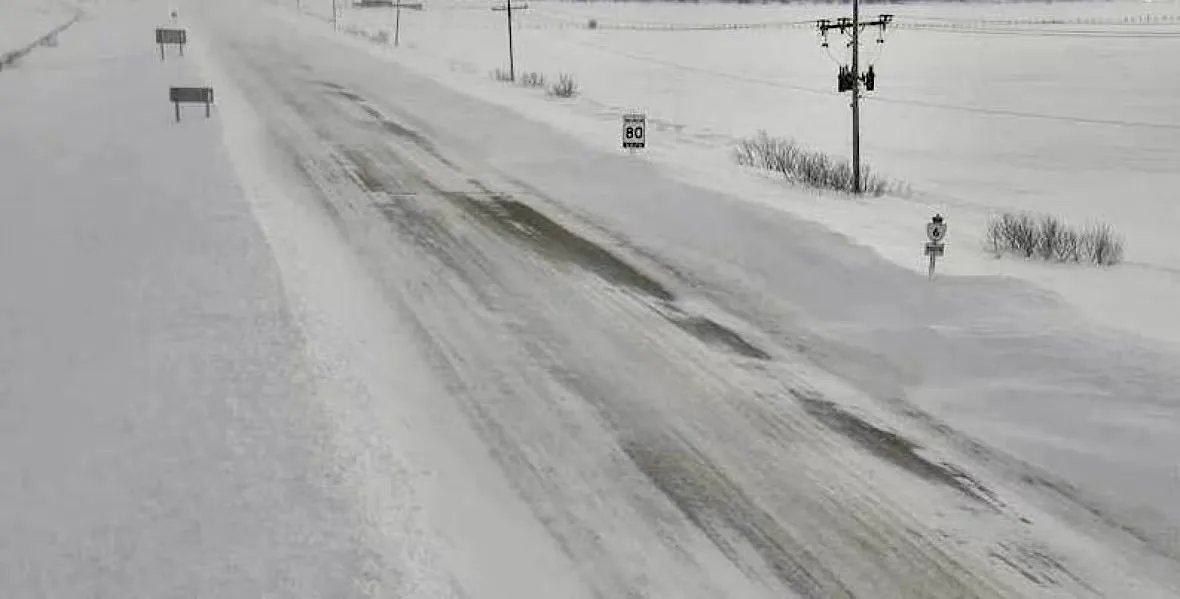 Thousands snowed in as roads remain closed across southwestern Ontario ...