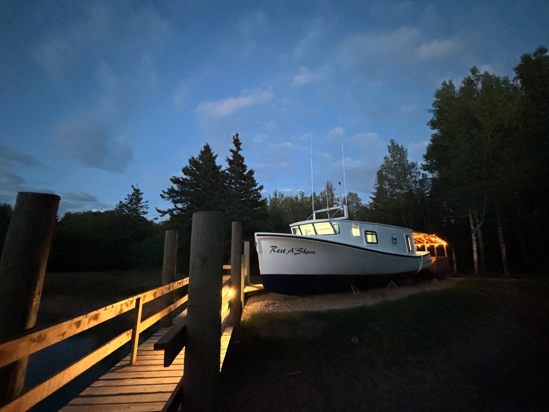 This lobster boat-turned luxury cabin will hoist your fall glamping ...