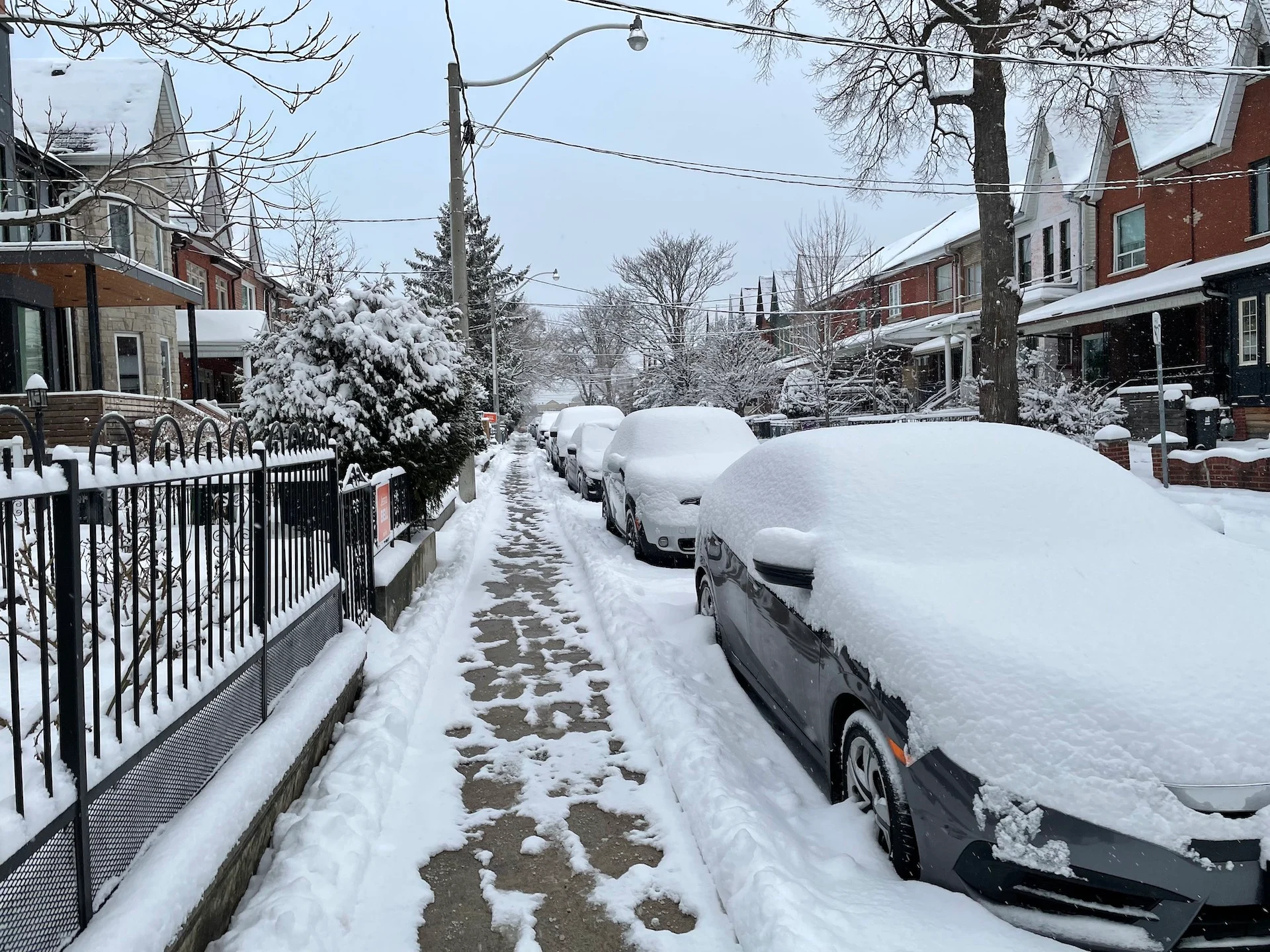 PHOTOS: GTA, Toronto hit by their biggest snowfall of the winter so far ...