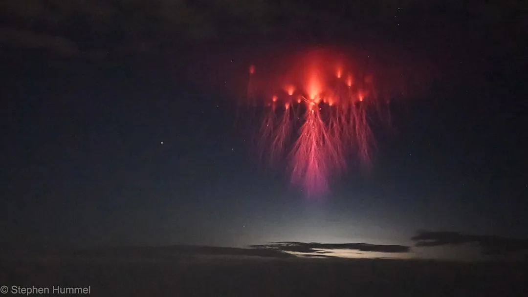 Astronaut captures amazing red sprite phenomenon from space - The ...