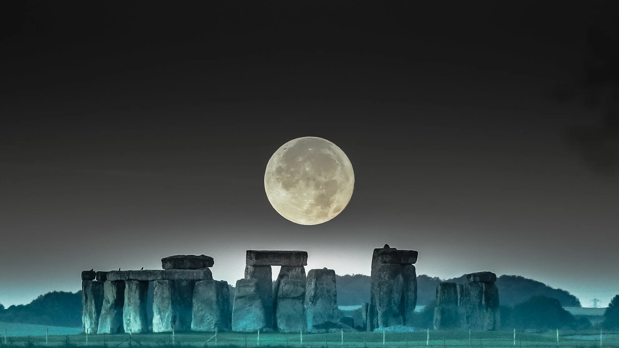 Meteor showers and the Harvest Moon light up our October night skies ...