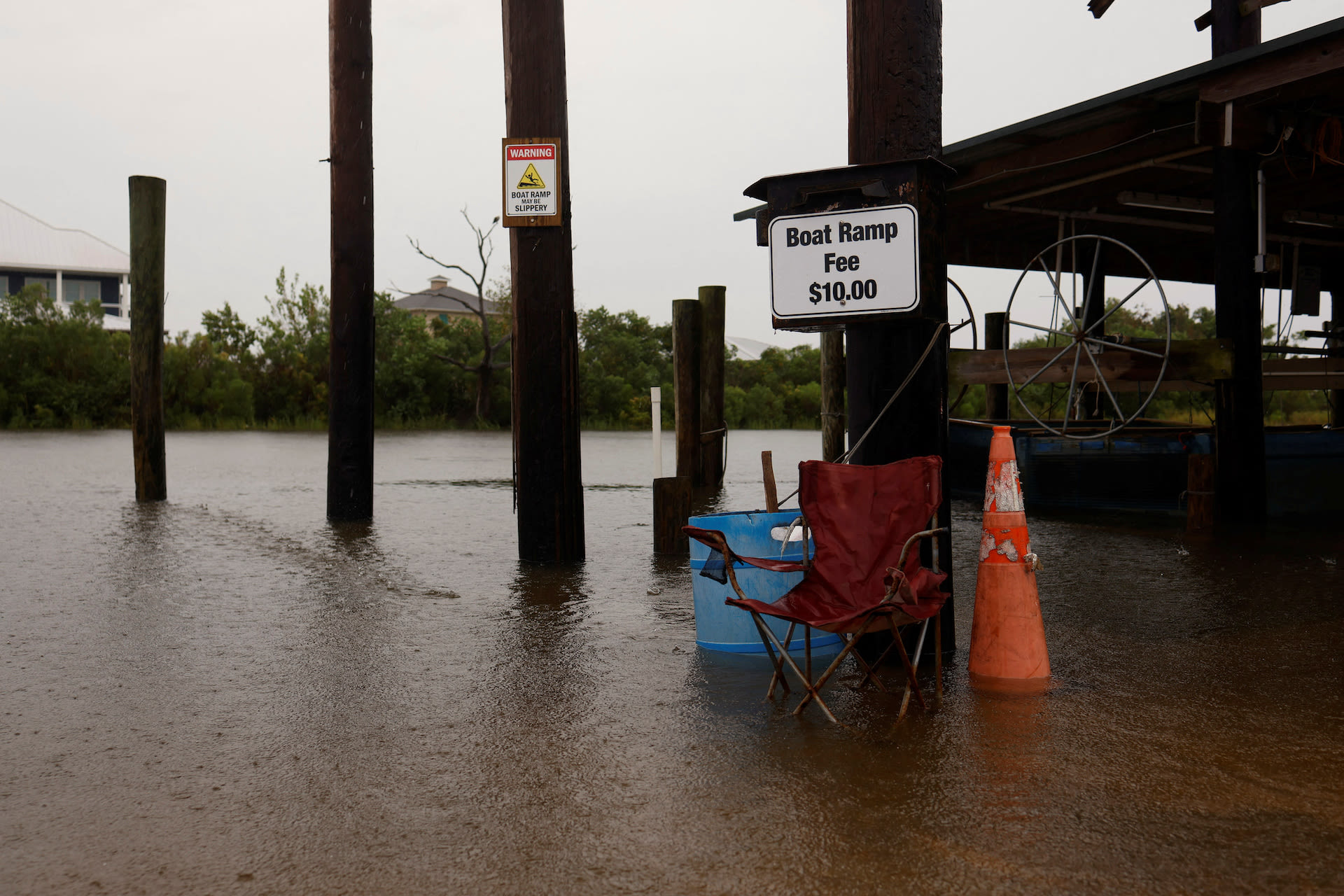 Hurricane Francine lands in Louisiana, putting New Orleans on edge ...