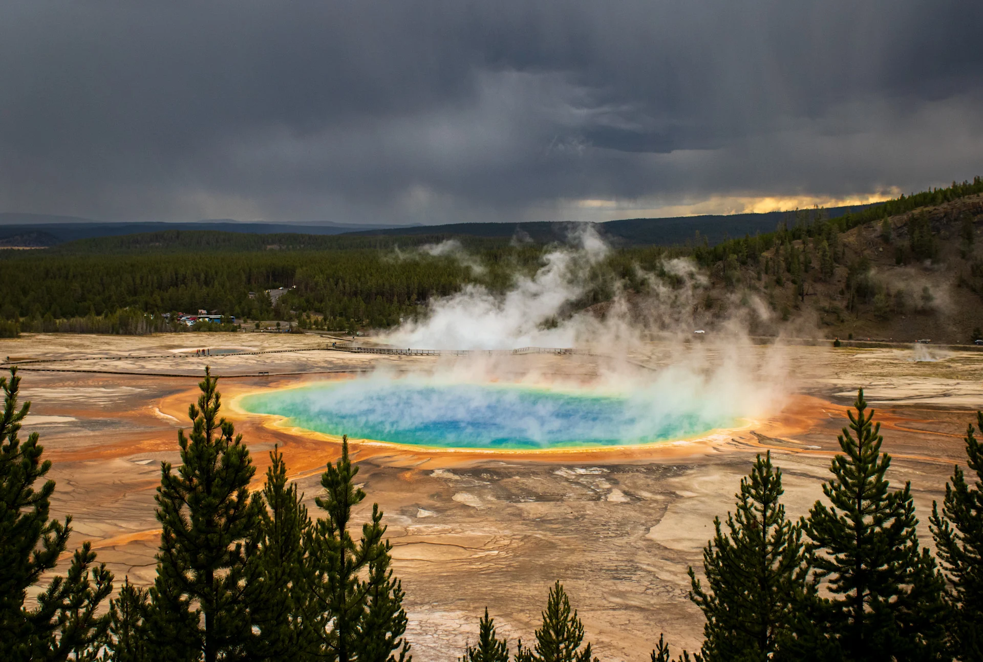 Scientists discover where the Yellowstone supervolcano will erupt next ...