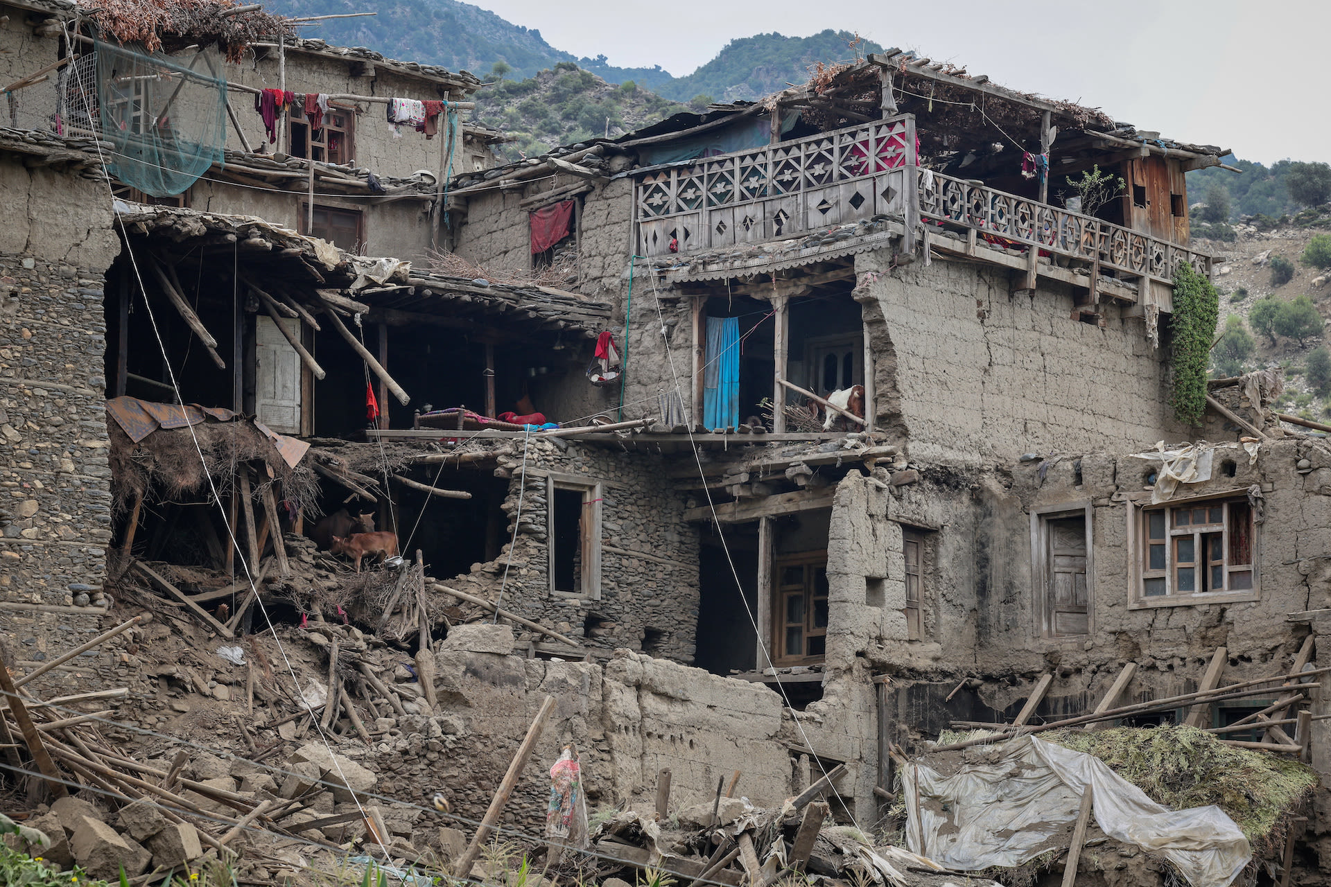 New quake shakes devastated Afghan region as death toll exceeds 1,400 ...