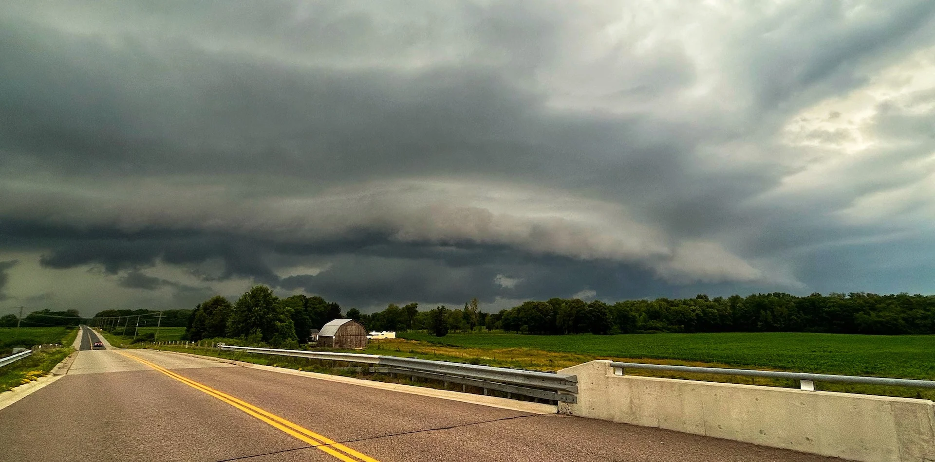 PHOTOS: Scary shelf and scud clouds cover Ontario as storms roll in ...