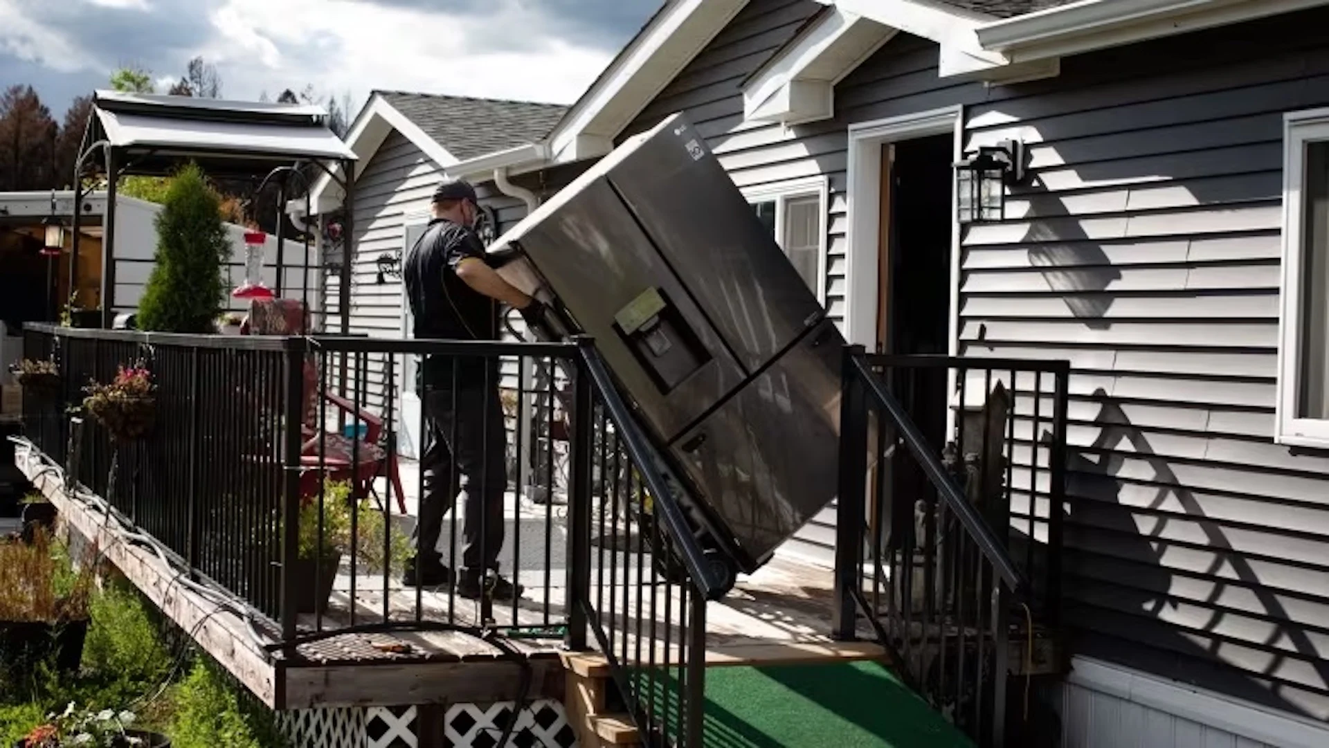 What to do with fridge full of food after long, wildfire-induced power ...