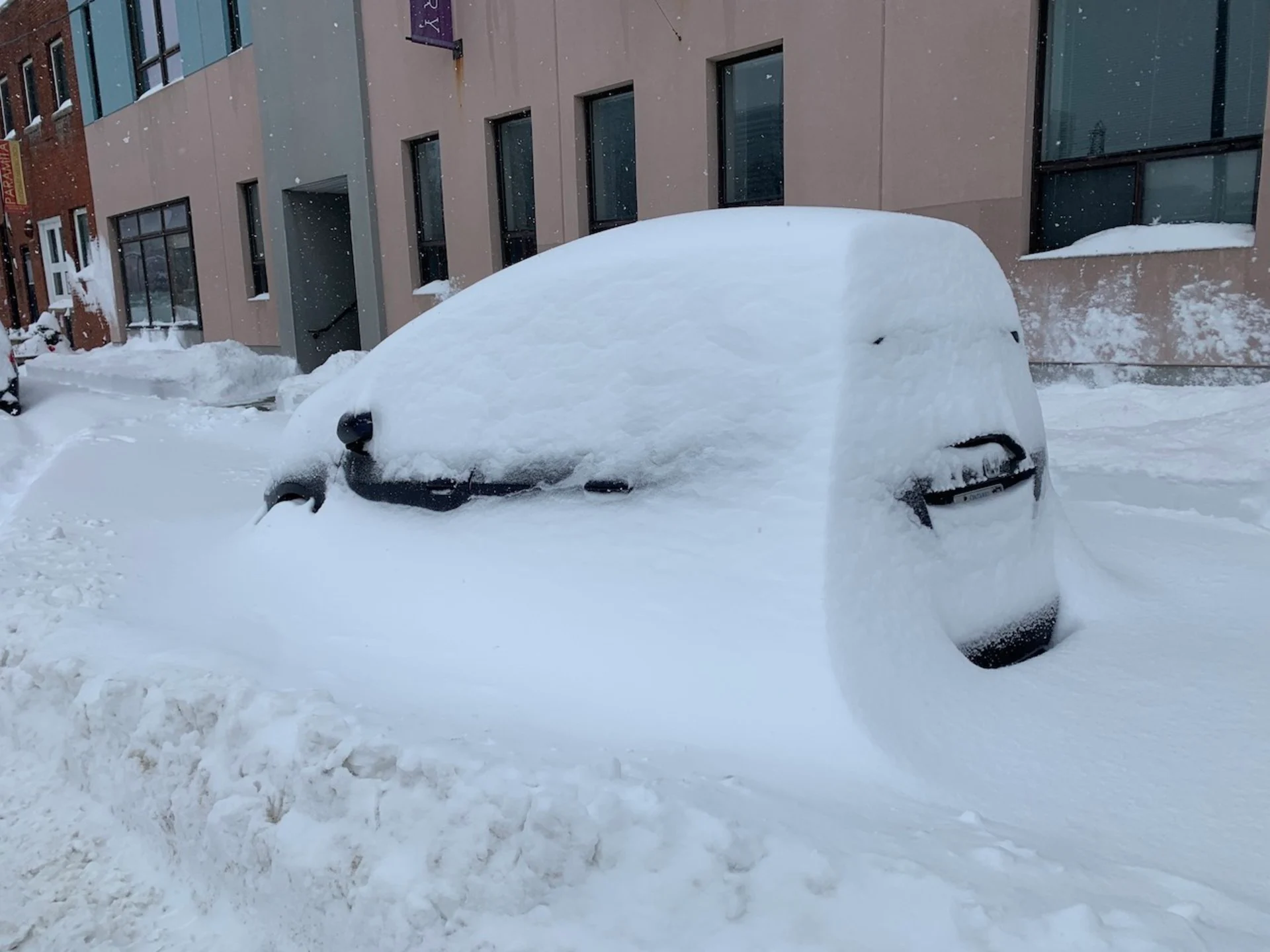 Heavy snow prompts warning in Calgary, brace for travel impacts Monday ...