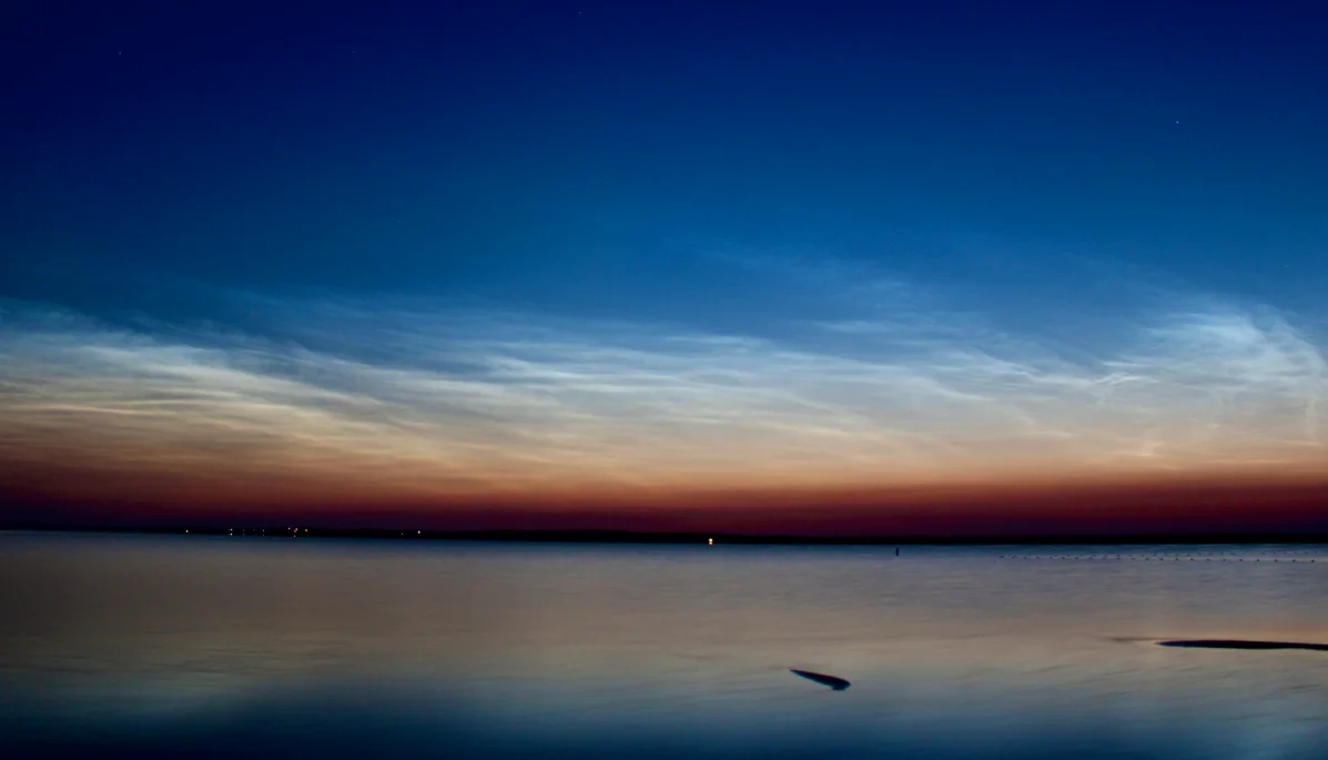 Parts of Alberta treated to 'night-shining clouds,' the rarest cloud ...