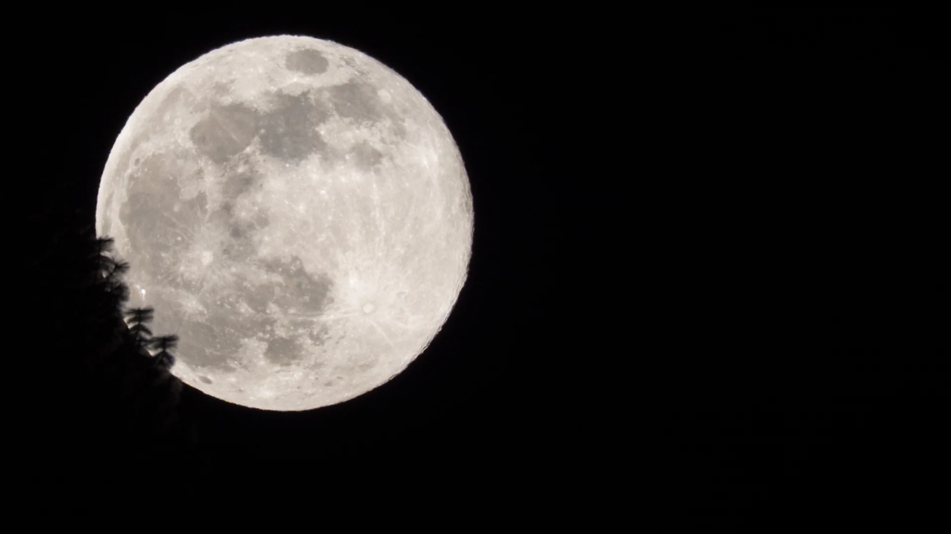 What is the mysterious Moon Illusion? - The Weather Network
