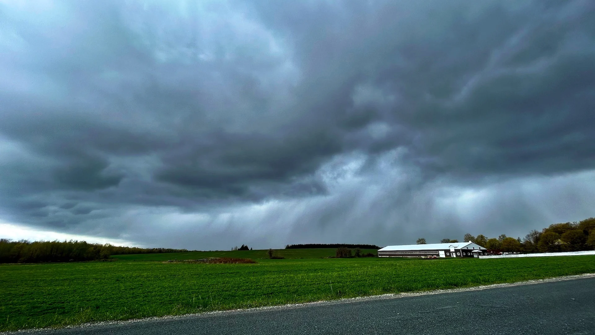 Large hail, tornado threat with today's severe storms in Manitoba, NW ...