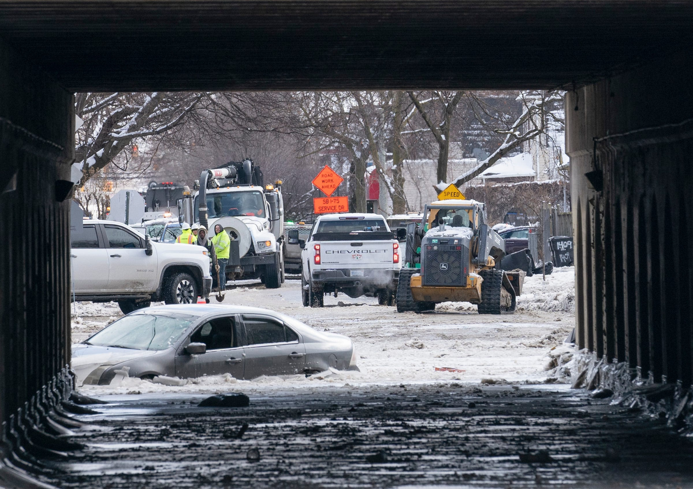 Frozen cars: Detroit street turned into 'ice rink' after water main ...