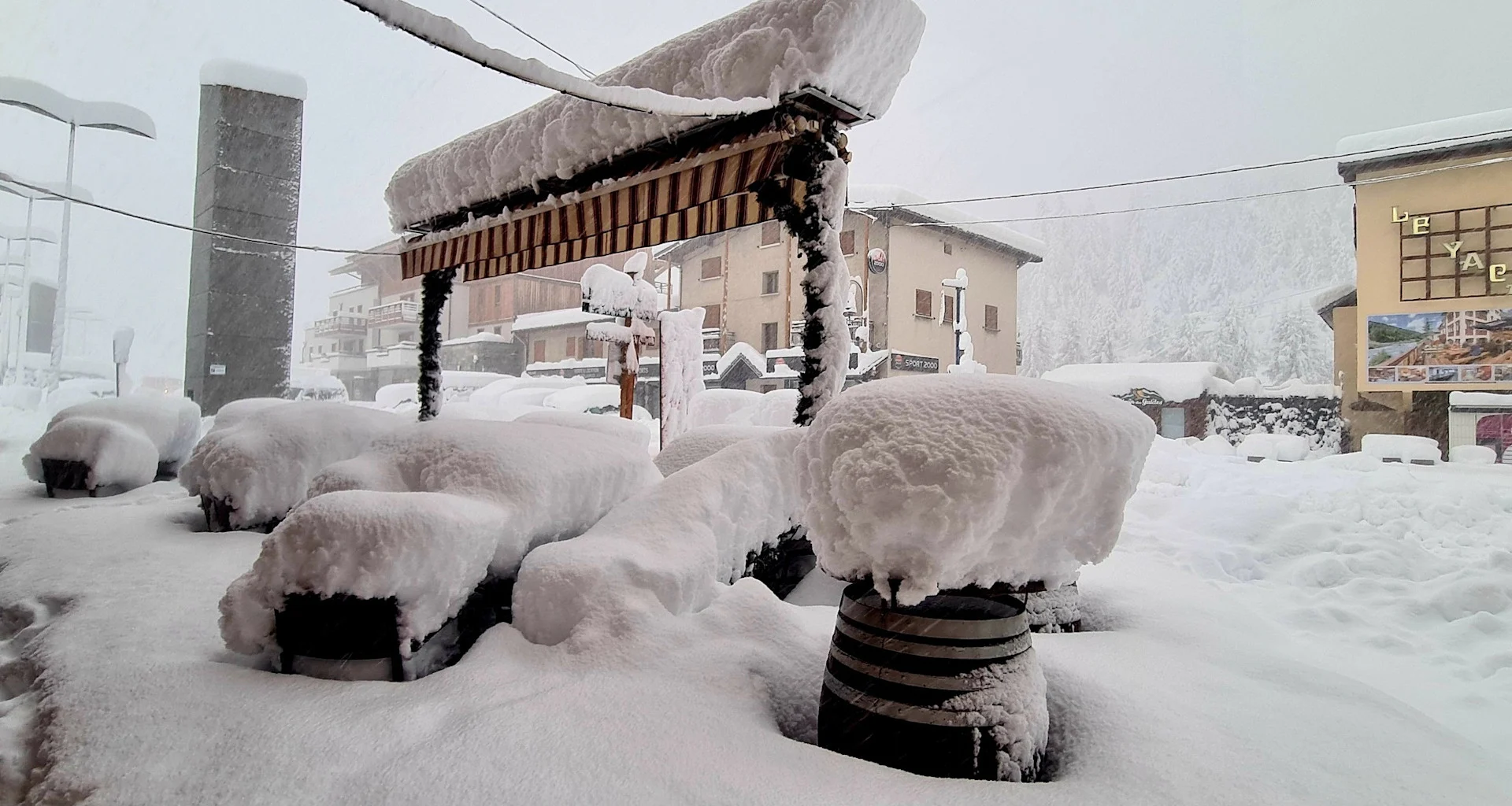 Spectaculaire : un mètre de neige d’un coup dans ce pays - MétéoMédia