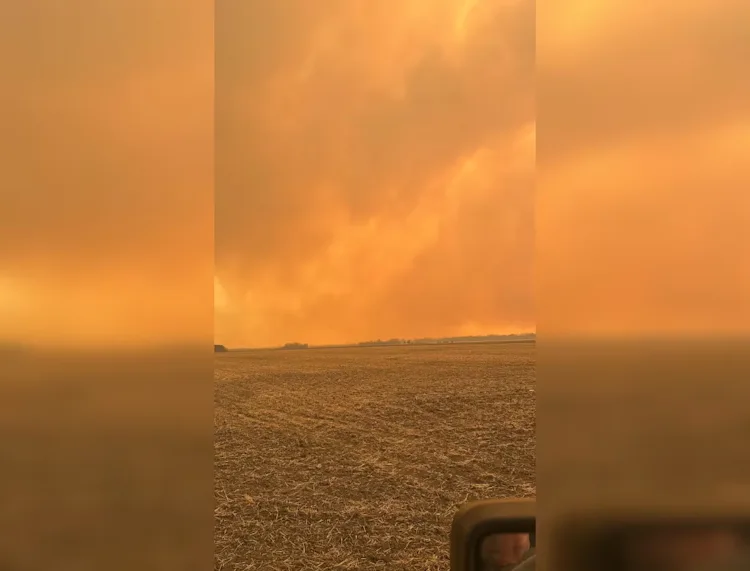 'Worst fears' confirmed as 2 people trapped by wildfire die in Manitoba ...