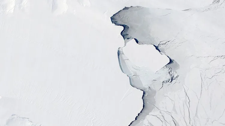 Massive iceberg A-23A turns bright blue as it dies off - The Weather ...