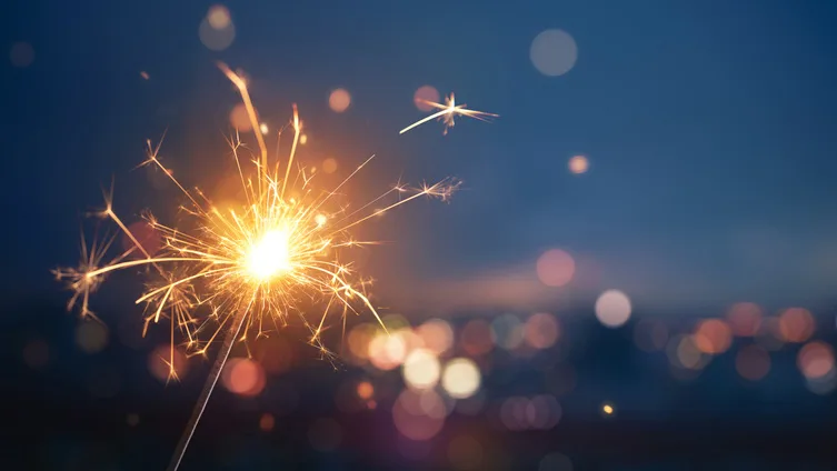 The pyrotechnic science behind Victoria Day fireworks - The Weather Network