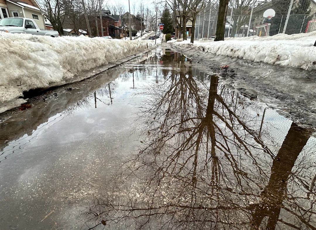 Messy storm soaks Ontario with wintry cocktail of rain, snow and winds ...