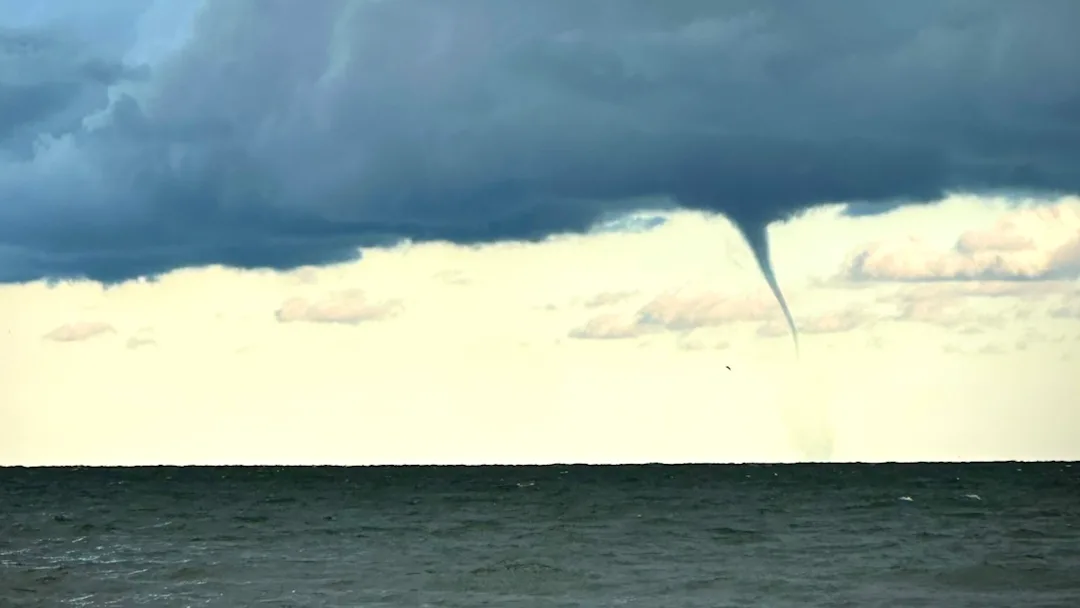 An outbreak of waterspouts dotted the Great Lakes on Sunday - The ...