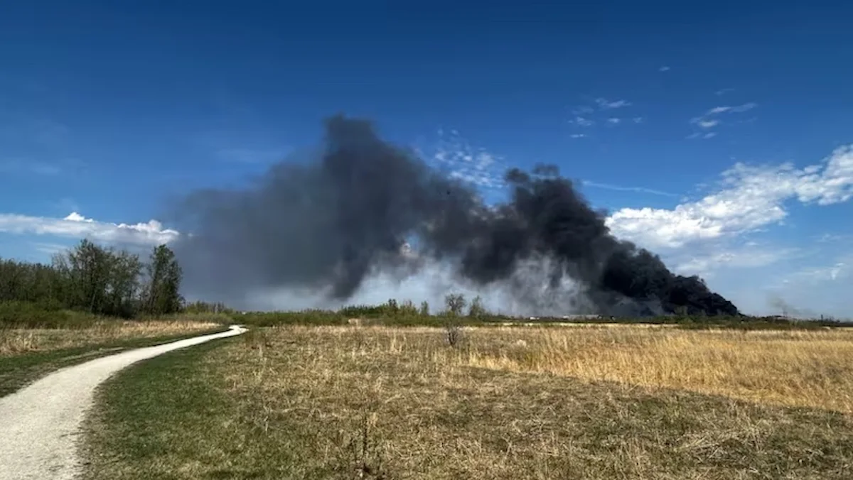South Whiteshell Provincial Park cottagers flee, fire moves from ...