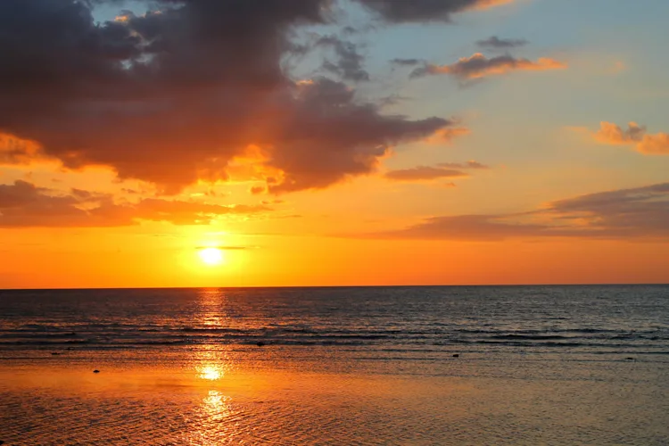 More ocean heat than ever in 2025, with third-warmest sea surface ...