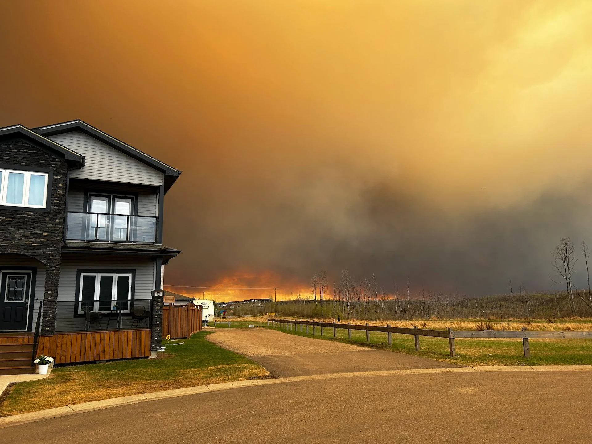 Evacuation order issued as wildfire threatening Fort McMurray draws ...