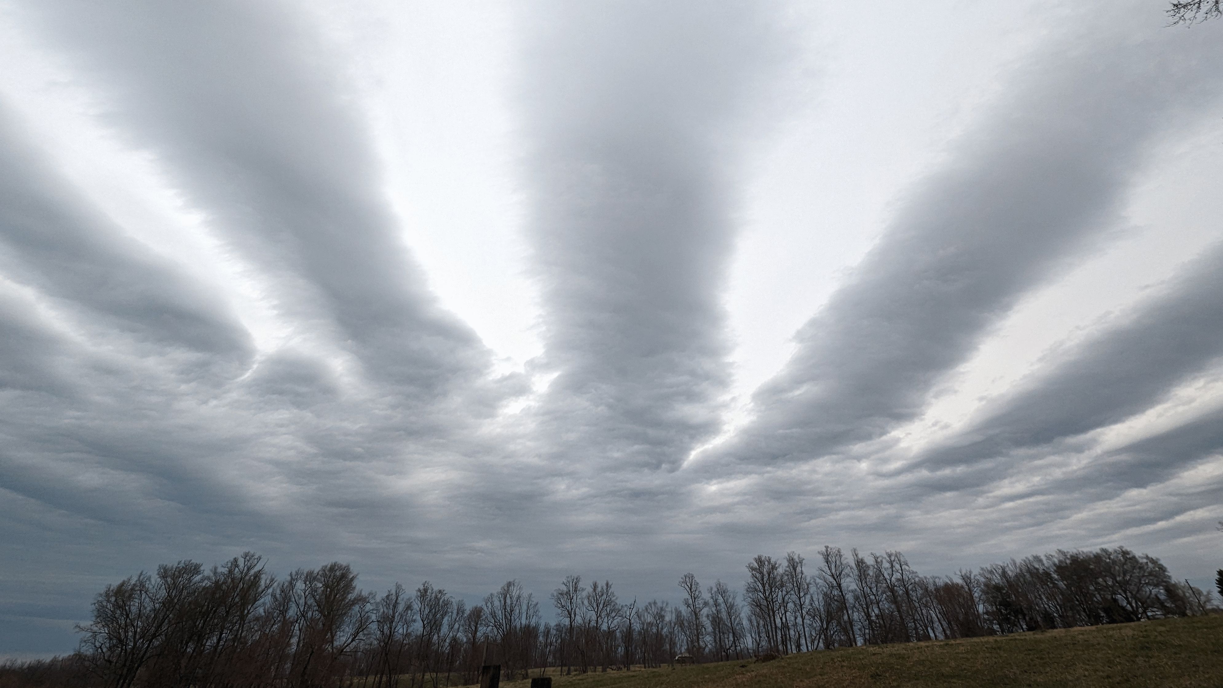 Watch as winds create mesmerizing gravity wave clouds - The Weather Network