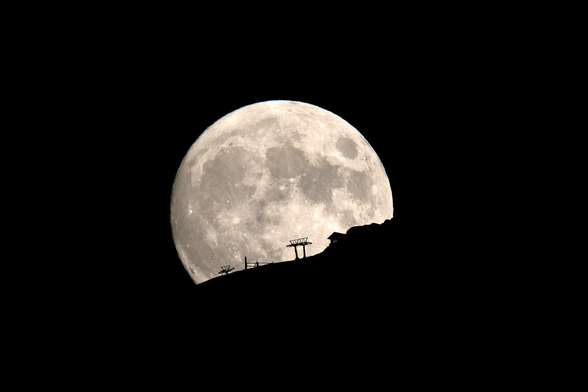 White House directs NASA to create time standard for the moon - The Weather Network