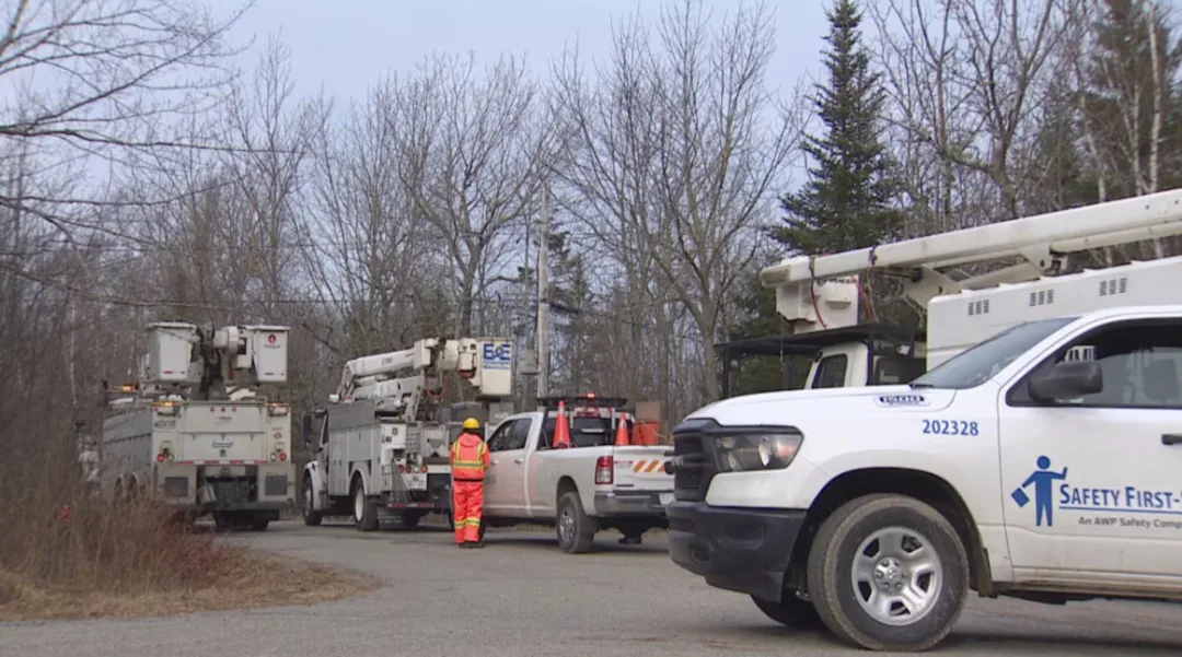 Tens of thousands without power after high winds, heavy rain battered N ... Tens of thousands without power after high winds, heavy rain battered N ...