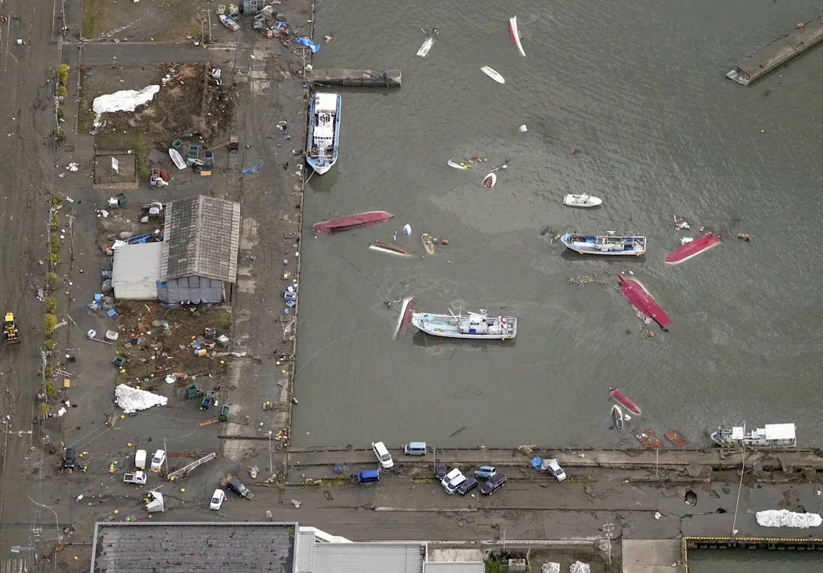 Japan quake toll rises to 55 with many trapped under possibly thousands ...