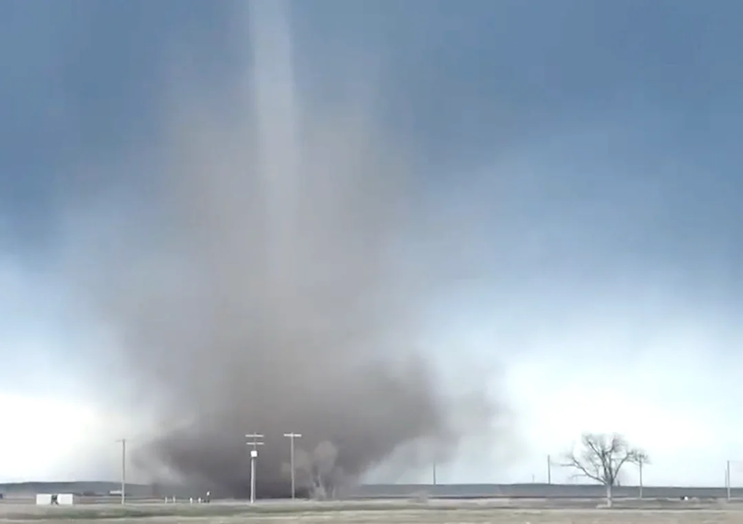 First tornado of the year strikes Canada - The Weather Network