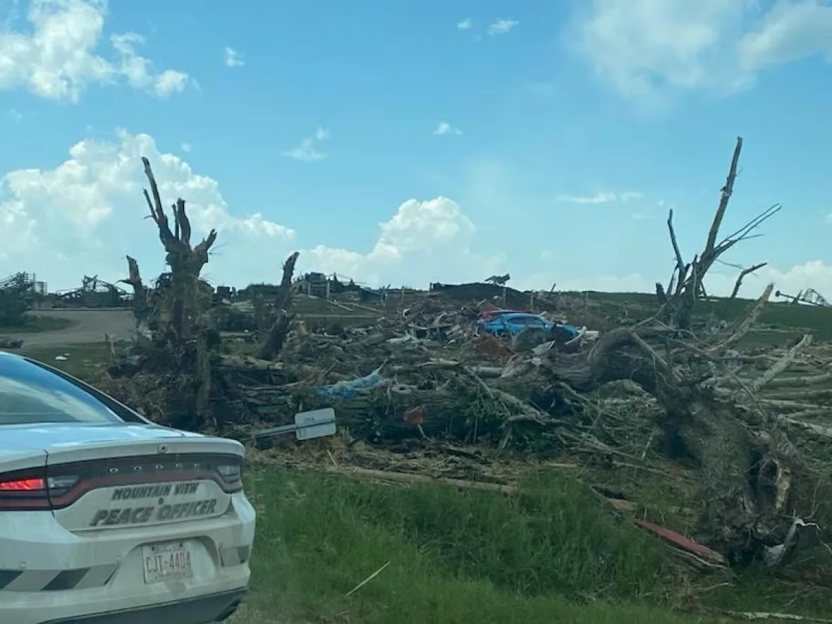 Large tornado damages homes in central Alberta: RCMP - The Weather Network