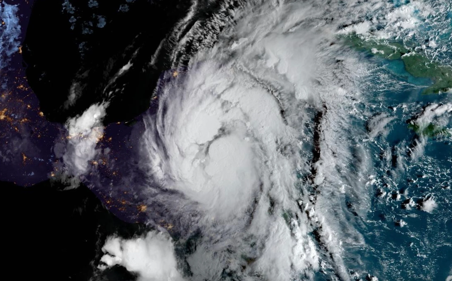Oscar hits Cuba as one of the smallest hurricanes on record - The Weather Network
