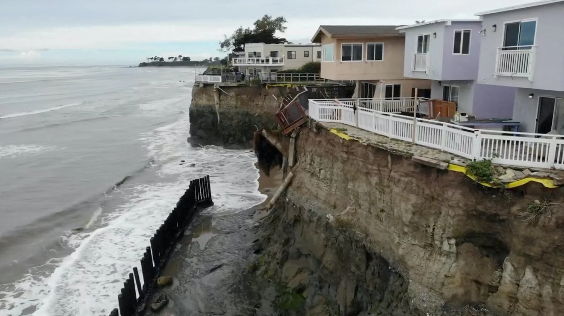 'Nerve-wracking': Homes on the verge of collapse along California coast ...