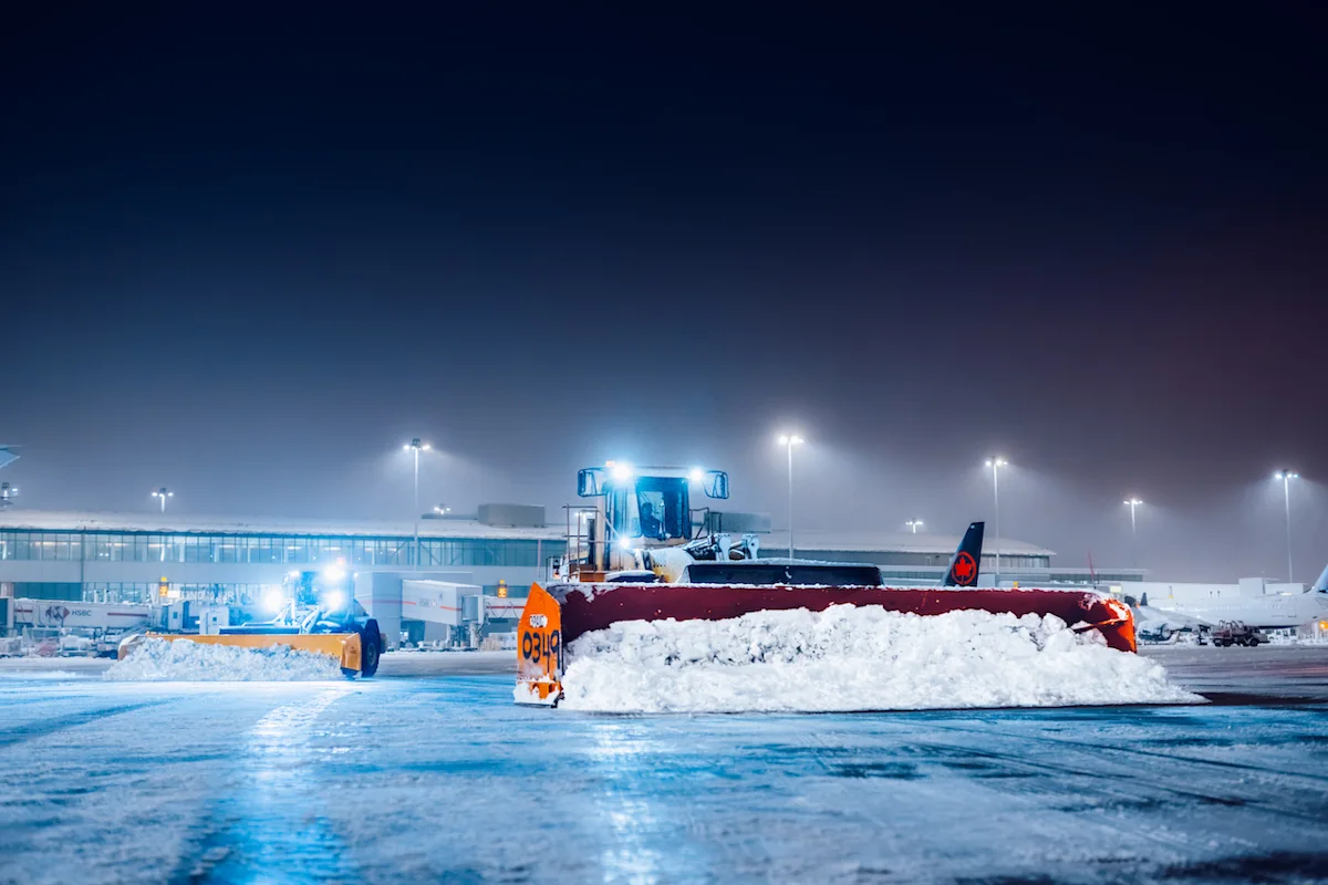 How Pearson airport navigates tough winter weather - The Weather Network