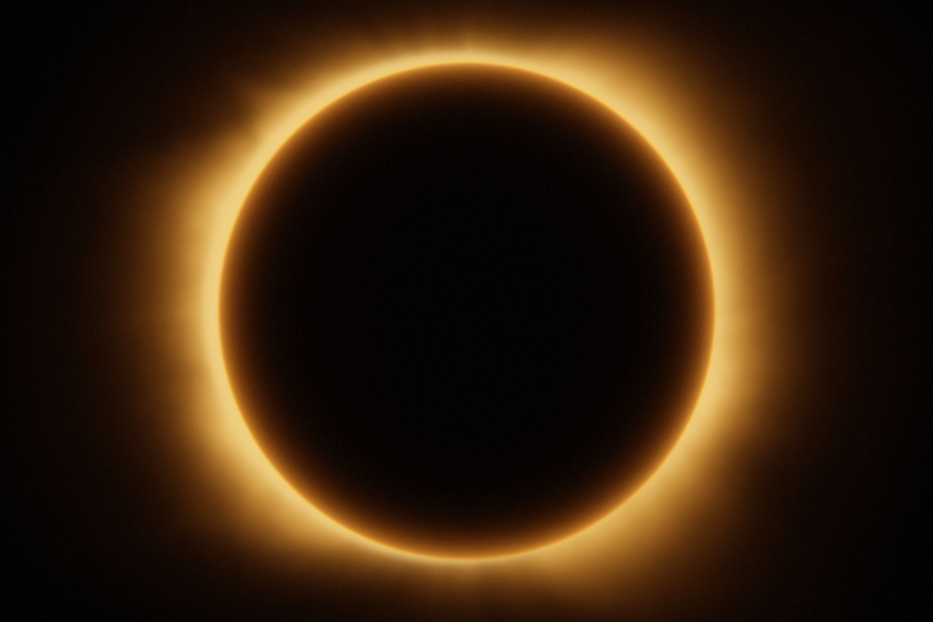 Éclipse solaire totale : le phénomène à ne pas manquer en 2024 - MétéoMédia