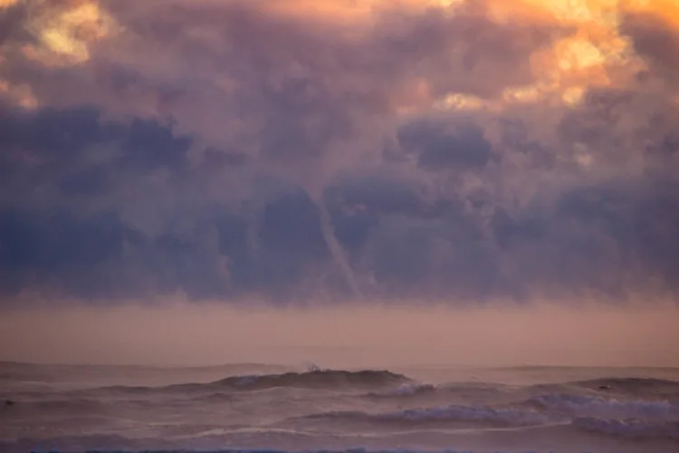 'Mini tornadoes': The difference between steam, snow, and dust devils ...