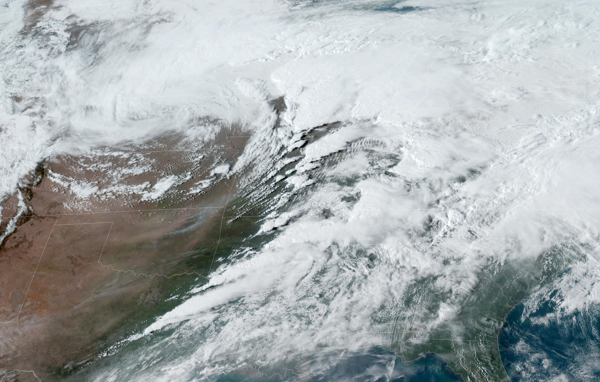 Violent tornadoes tear across U.S. during high-risk severe outbreak ...