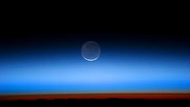 How to see a 'celestial smiley face' in Friday's predawn sky - The ...