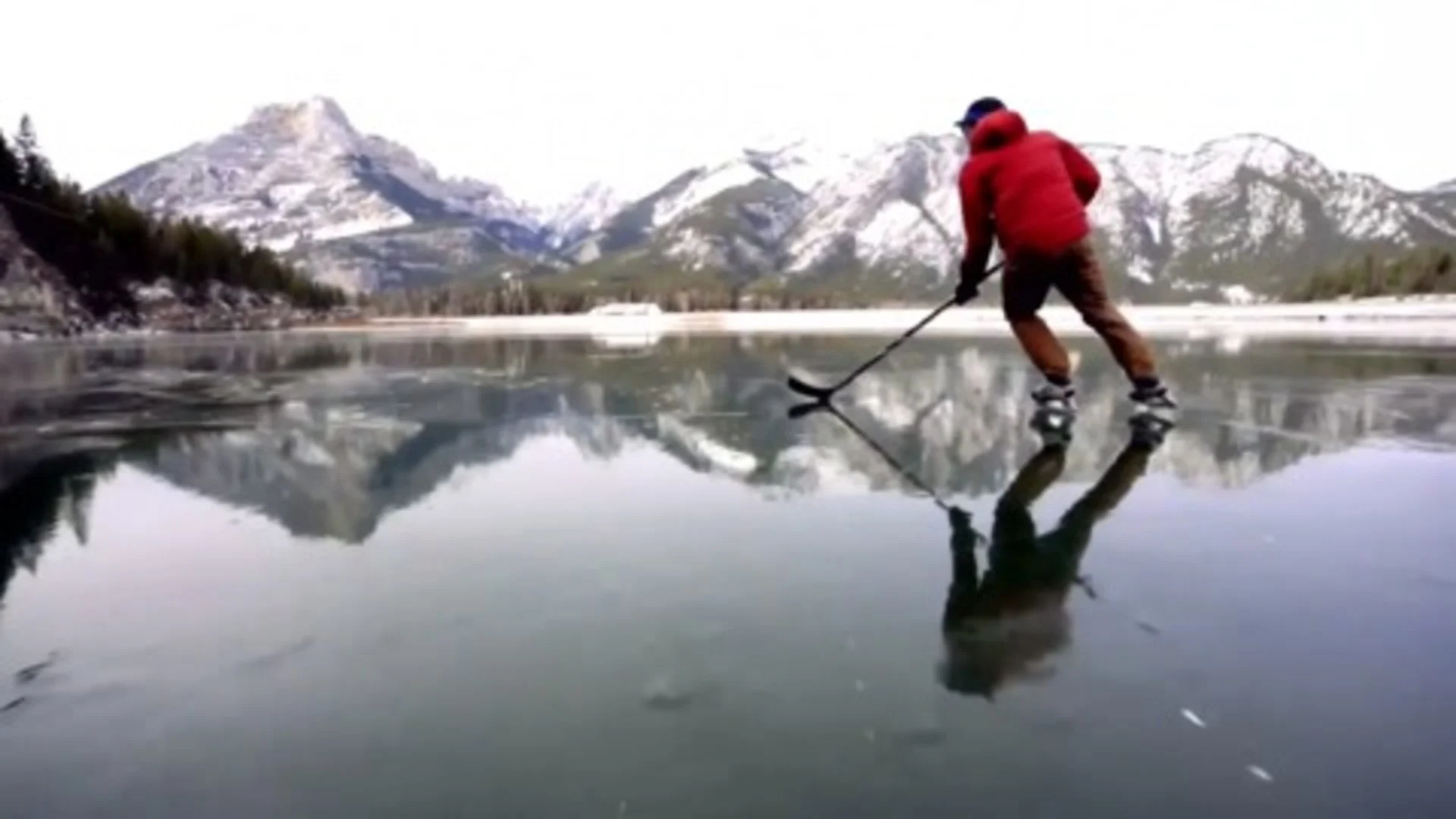 Steps to follow to ensure your survival after a fall through the ice ...