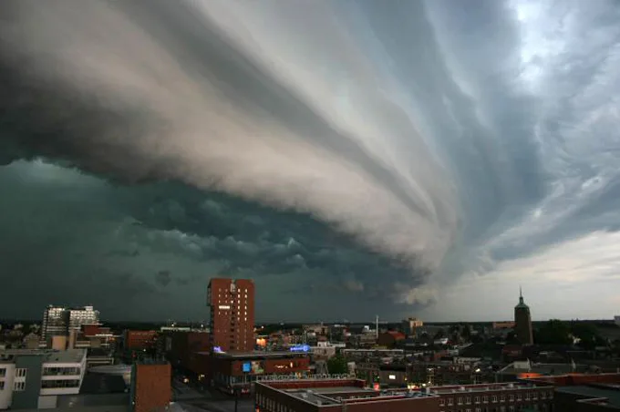 Science Behind the Weather: What is a derecho? - The Weather Network