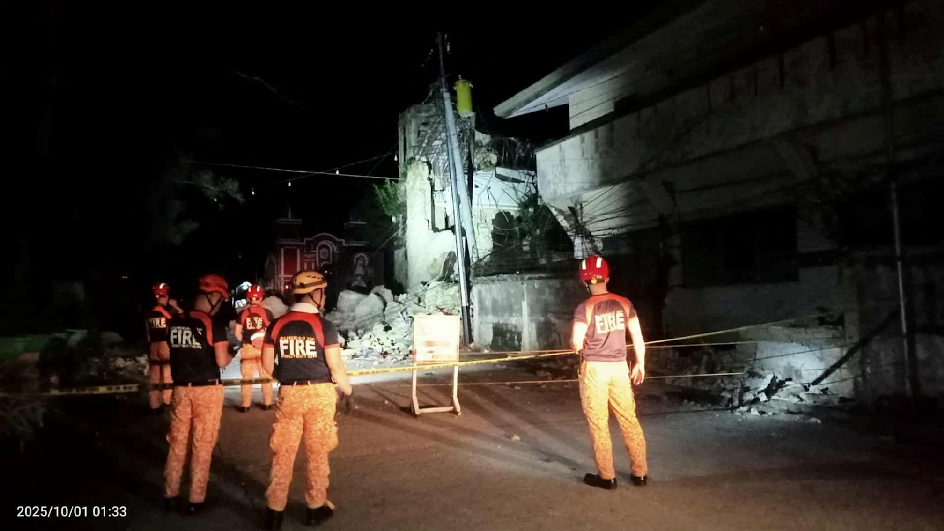 Dozens killed as powerful quake strikes central Philippines - The ...