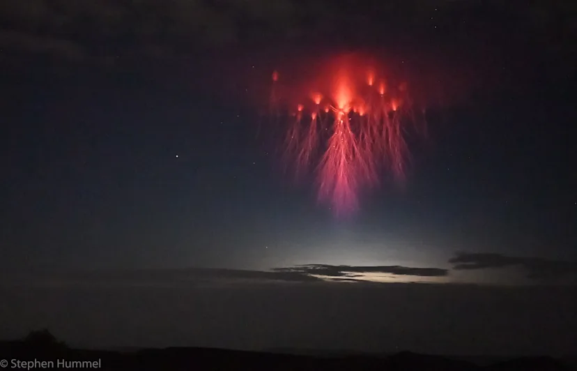 Astronaut captures amazing red sprite phenomenon from space - The ...