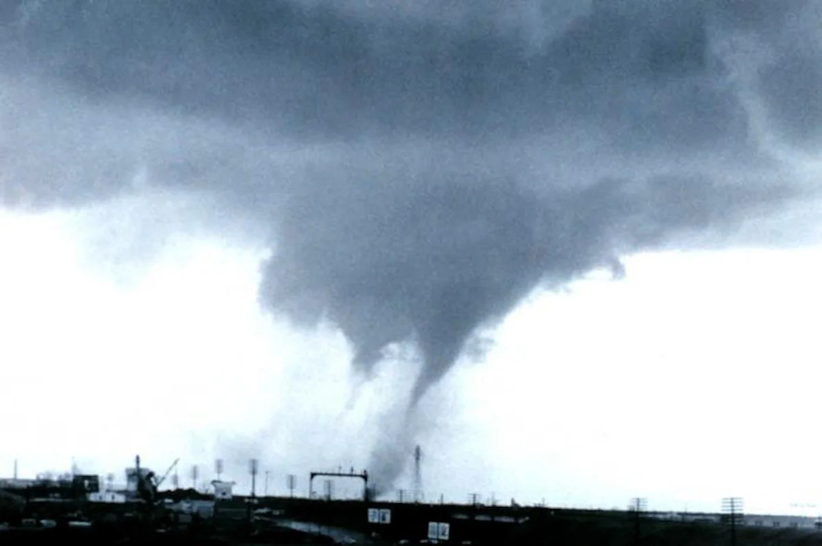 The 1990 Plainfield tornado is the only F5 twister to hit the U.S. in ...