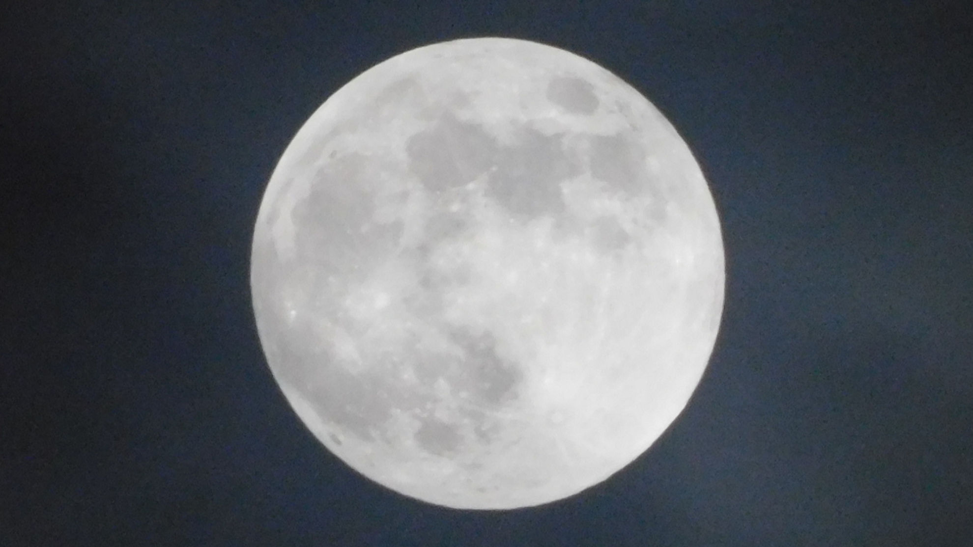 Saturday night's Full Moon features extreme 'off kilter' passage across ...