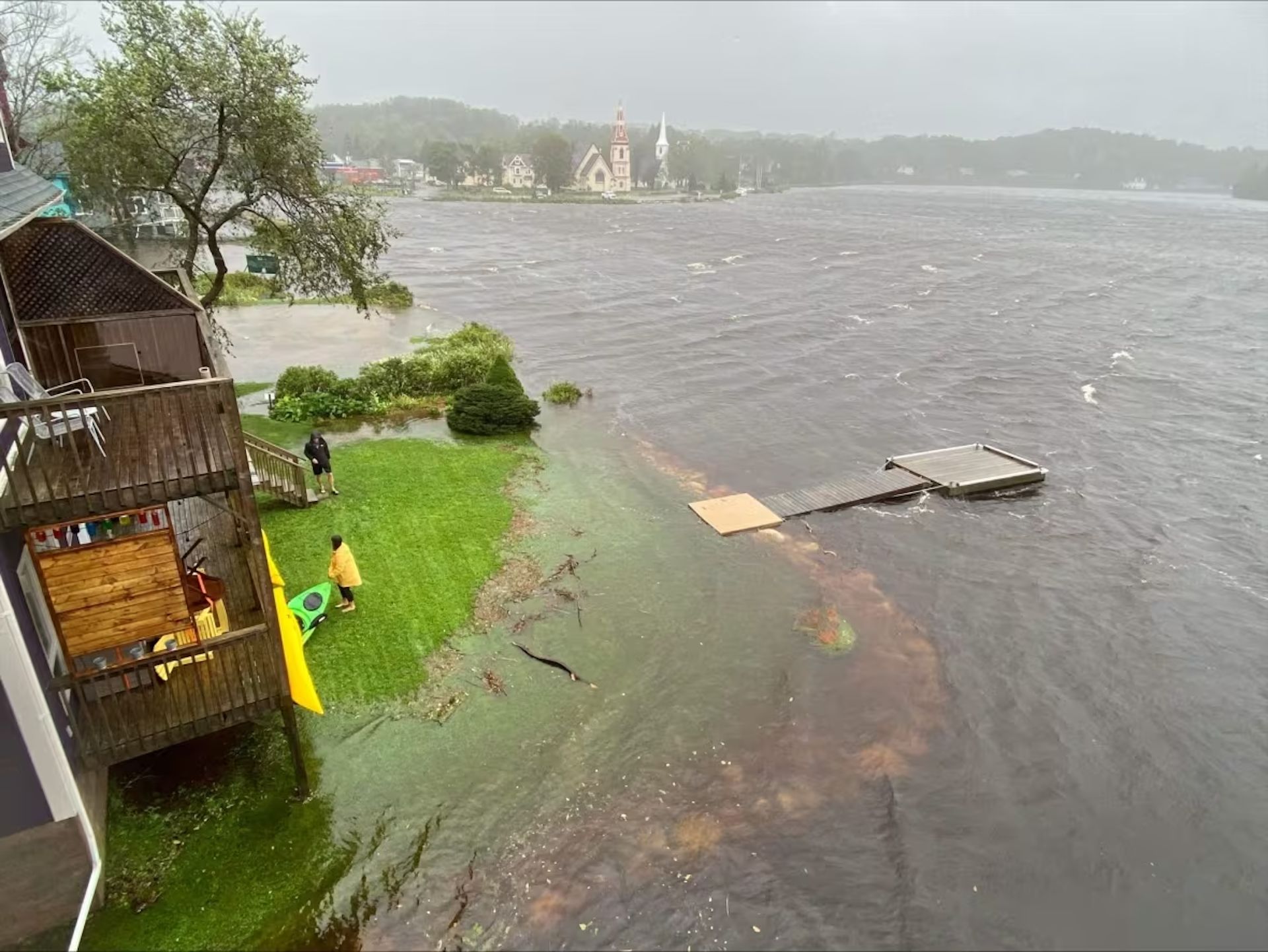 Storm surge, winds cause damage in N.S. South Shore communities - The ...