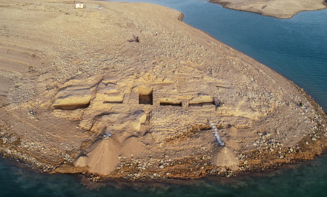 Drought reveals 3,400-year-old palace of mysterious empire in Iraq ...