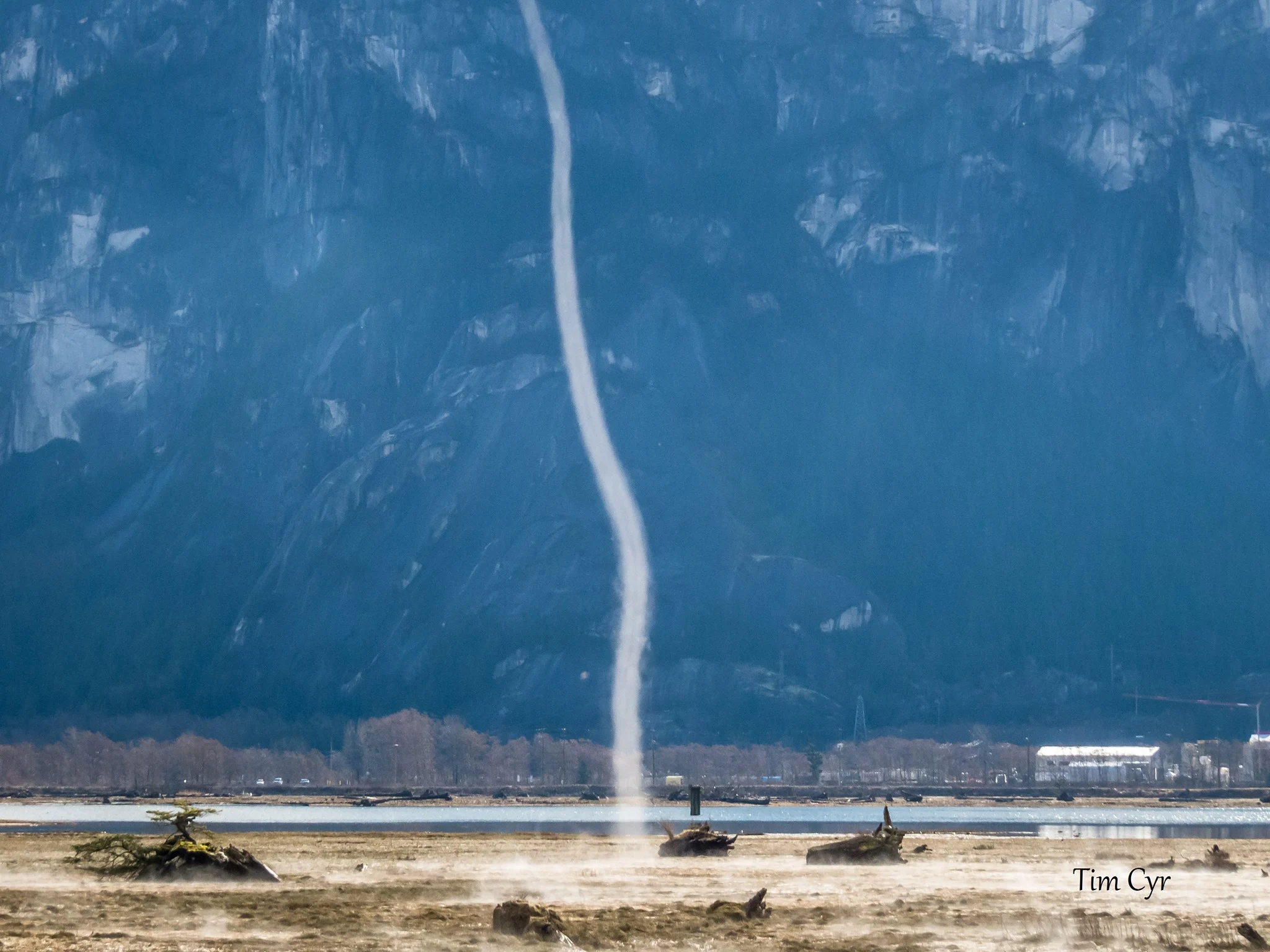 What's behind this perfect steam devil spotted in B.C.? - The Weather ...